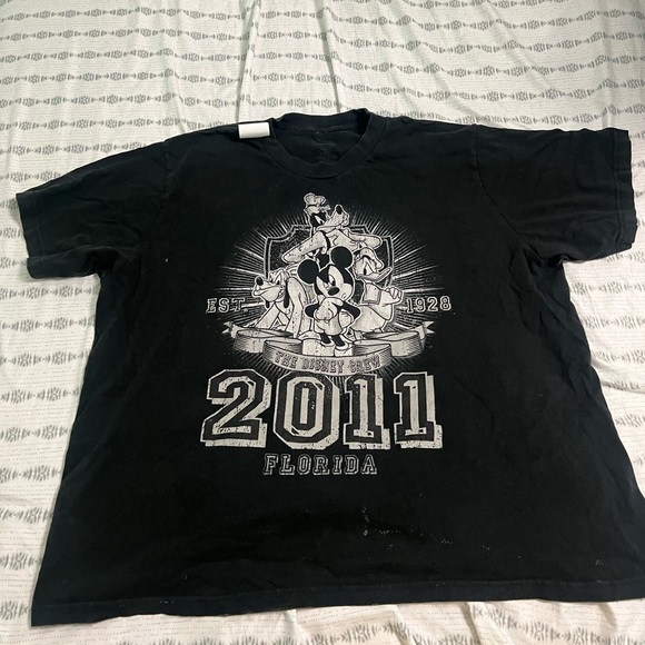 Disney | Shirts | Disney Tee Tshirt Men Large The Disney Crew 21 ...